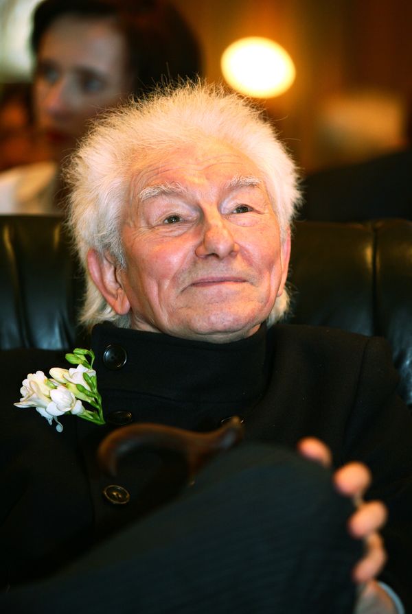 “Ziedoņa akmens” stādīšana Pedvālē | LA.LV