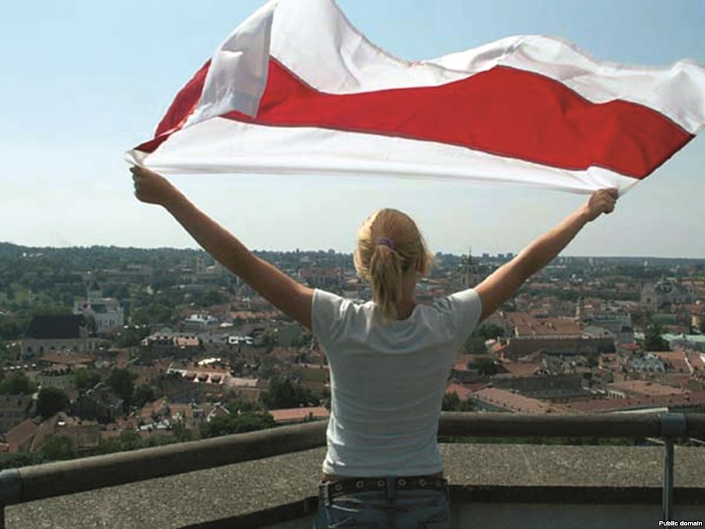 Baltkrievu vēsturiskais nacionālais karogs izraisa skandālu hokeja ...