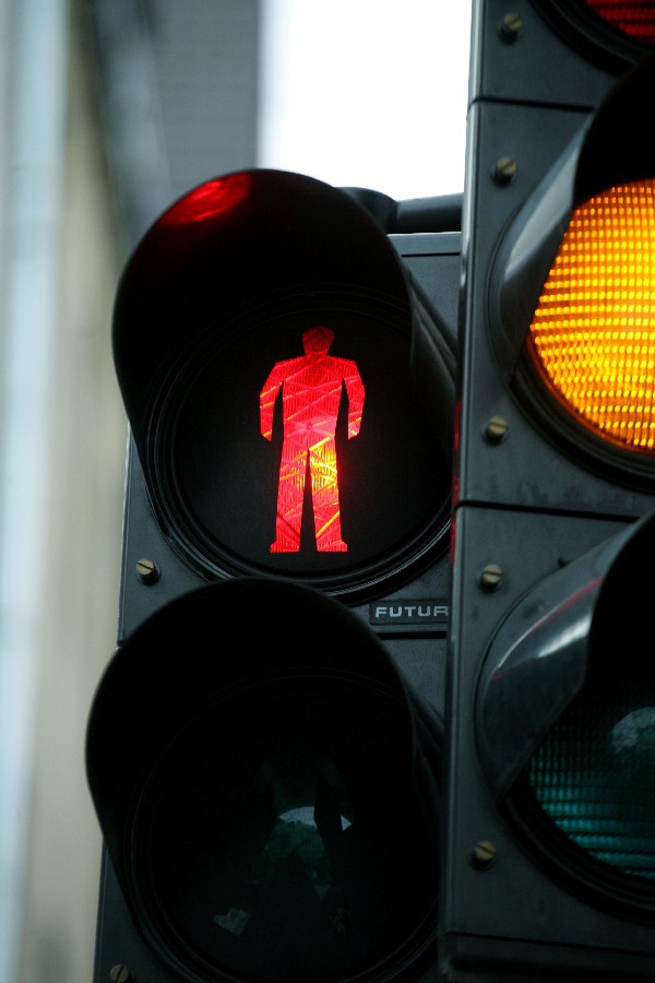 Luksofori ar ātruma sensoru paaugstinot gājēju drošību | LA.LV