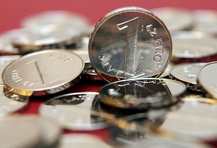 Latvijas Banka: visa nepieciešamā eiro nauda ir nogādāta Latvijā | LA.LV