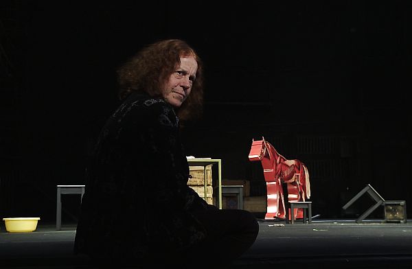 Tapusi dokumentālā filma par režisori Māru Ķimeli | LA.LV