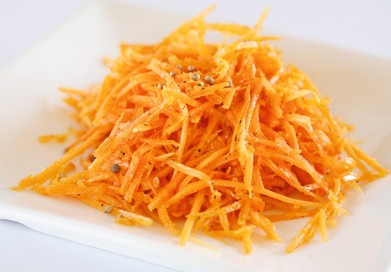 Kraukšķīgi un pikanti korejiešu burkāni. Jābūt labai rīvei un mērcei ...