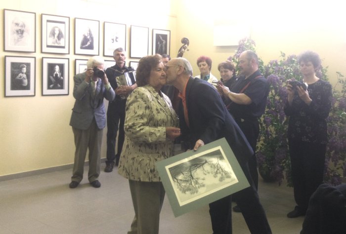 Fotomākslinieks Jānis Gleizds atgriežas dzimtajā Rogovkā | LA.LV