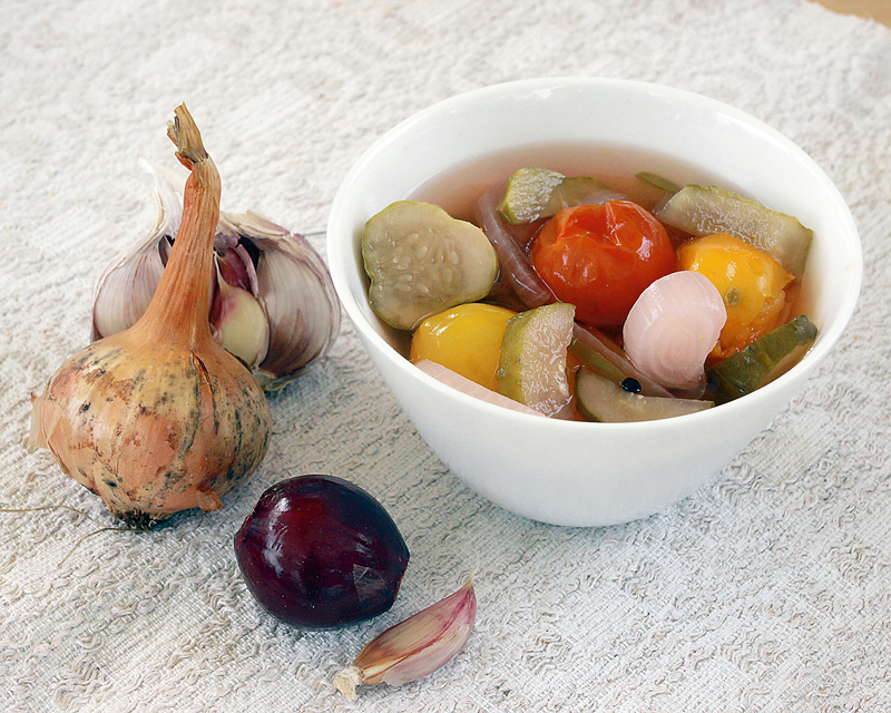 Ātri marinētie tomāti un gurķi | LA.LV