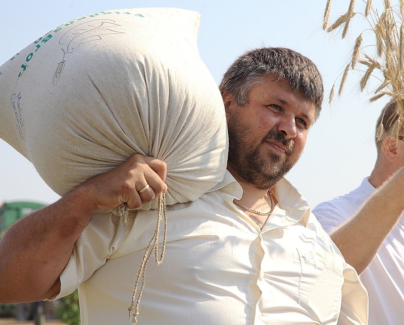 Miera maize nenomierina: Zvārdes zemnieks bažīgs par politiskajām bumbām | LA.LV