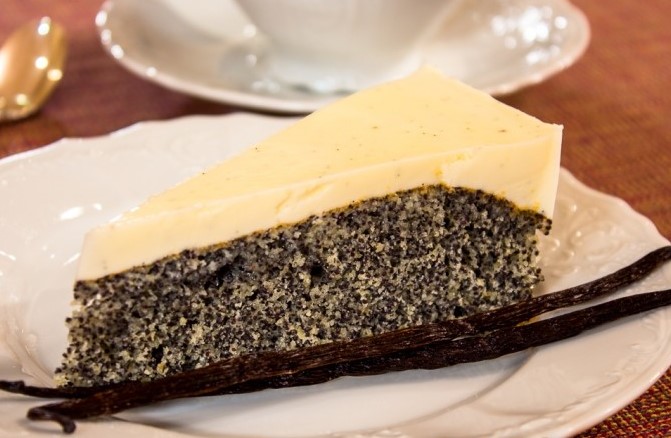 Biezpiena un magoņu kūka | LA.LV