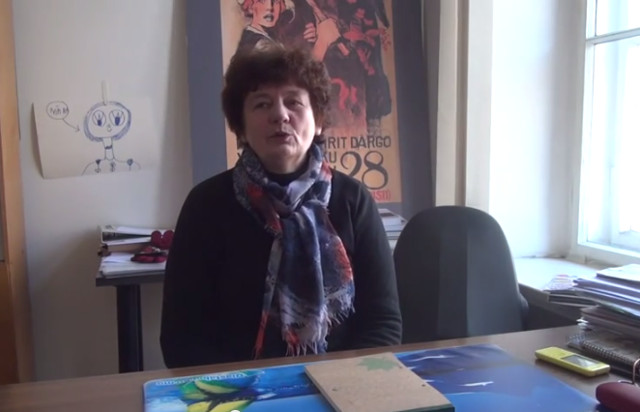 Pie Rakstniecības un mūzikas muzeja stūres nolikta Māra Eņģele | LA.LV