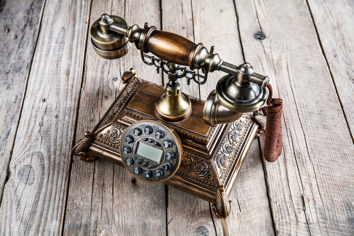 Ļaunprātīga telefona ­lietošana: kā ar viltus zvaniem cīnījās pirms 100 ...