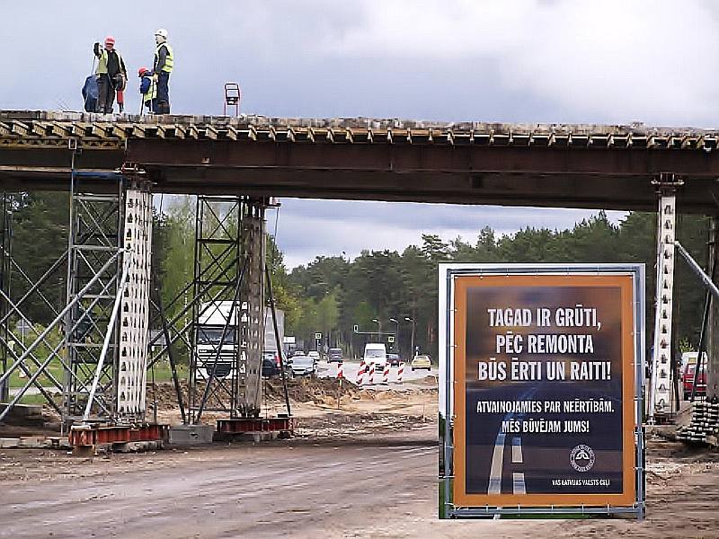Nedusmoties, bet saprast. Ceļu būves sezona oficiāli atklāta | LA.LV