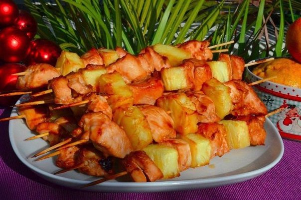 Cepeškrāsnī cepts gards šašliks ar ananasiem | LA.LV