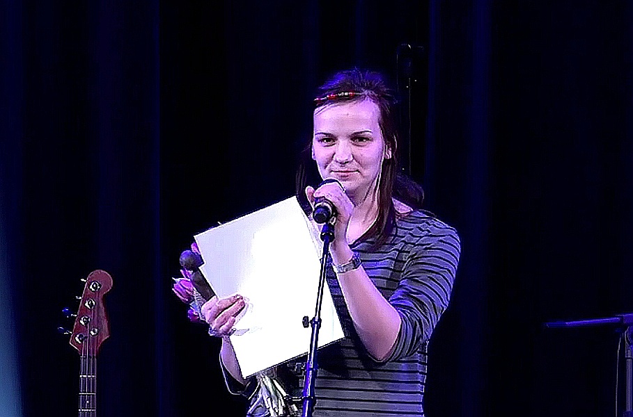 “koka laiva ziediem pilna klaiņo”: Anitas Mileikas dzeja | LA.LV