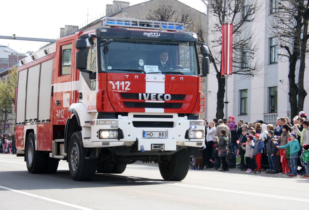 VUGD nāksies pārbūvēt garāžas, lai jaunie auto tajās varētu normāli ...