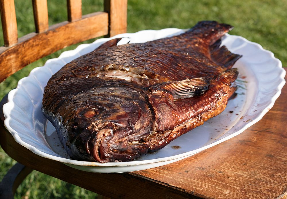 Pašu kūpināta karpa ar ķiplokiem un dillēm. Šefpavāra Dreibanta recepte ...