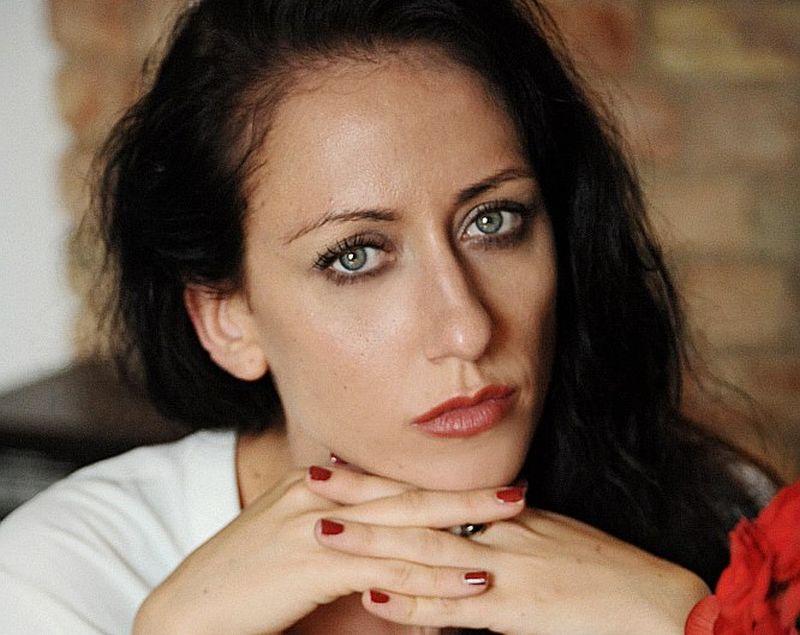 Tumsas skaņu burve Anna Ķirse | LA.LV