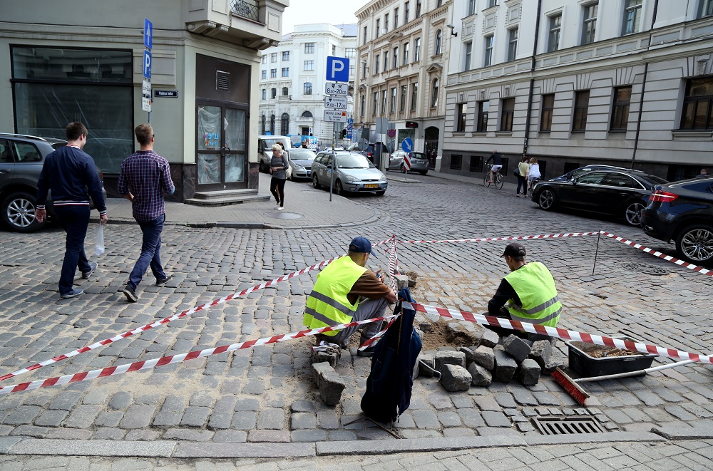 Atis Jansons: Rīgas bruģa purvs un tā bridēji | LA.LV