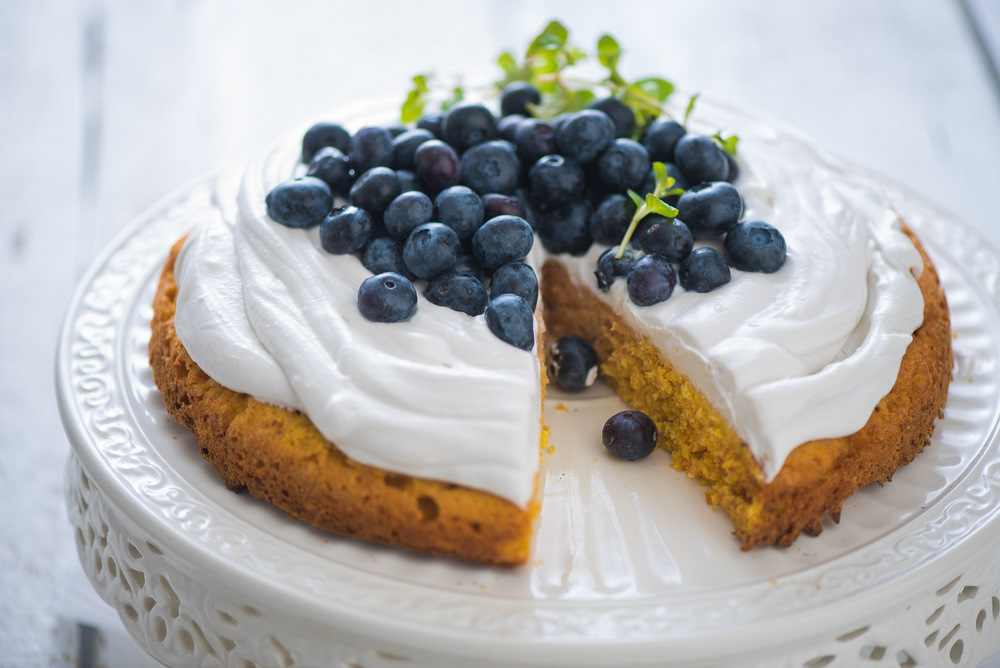 Košā burkānu kūka ar glazūru un šokolādes skaidiņām | LA.LV