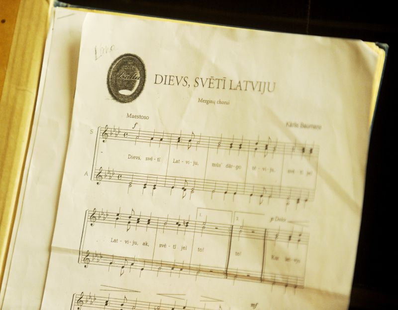 “Latvijas valsts himna tiek dažkārt spēlēta krogos.” Ko avīzes rakstīja ...