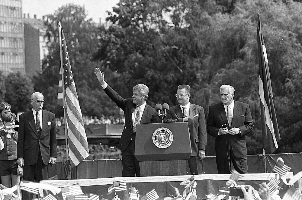 ASV prezidents beidzot Rīgā. 30 svarīgākie notikumi Latvijai | LA.LV