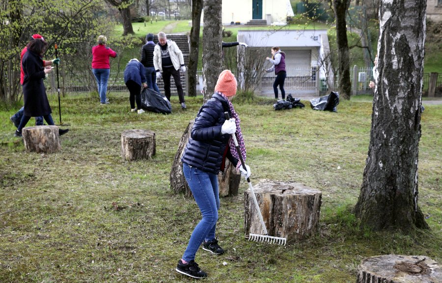 Visā Latvijā norisinās ikgadējā Lielā talka | LA.LV