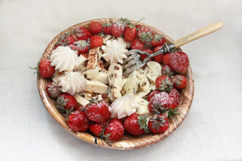 Siera plate ar ogām un ķimeņu mērci | LA.LV