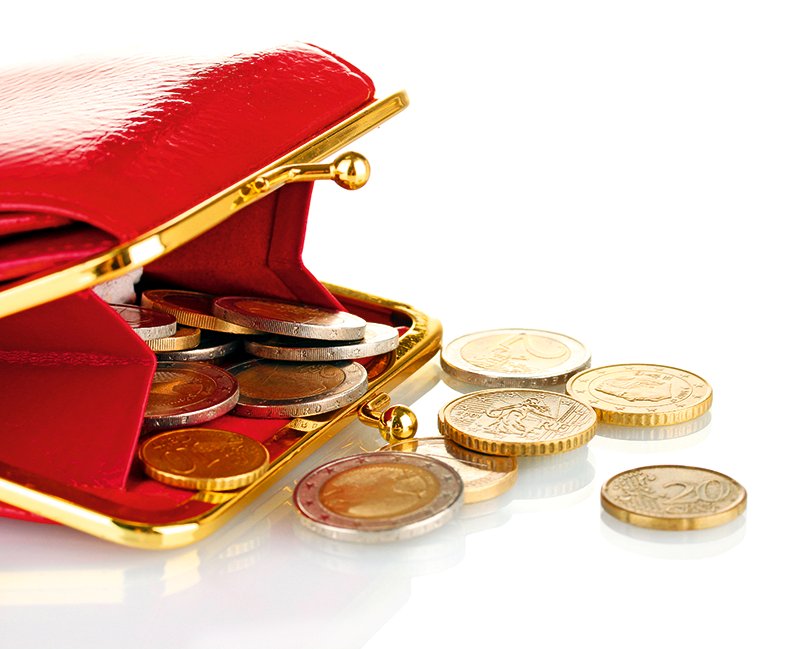 Sveštautībnieki valsts dienestā. Turpretim daudzi latvieši nevar dabūt ...