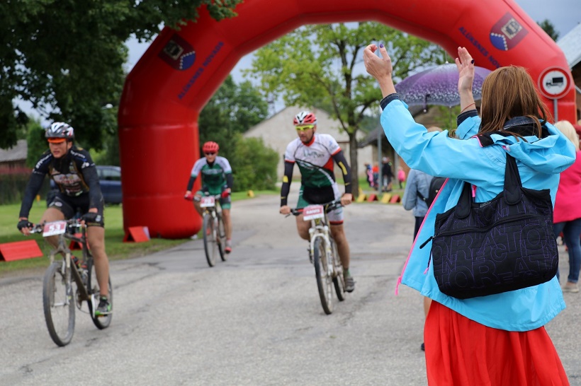 Mēģini ar riteni apsteigt tvaika lokomotīvi. Sestdien Alūksnē notiks ...