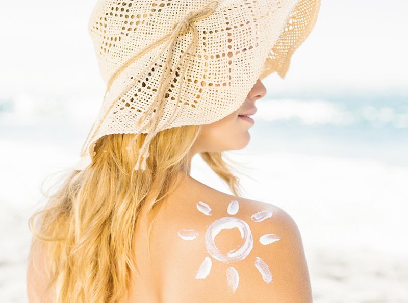 Krējumu uz gūtā saules apdeguma labāk nesmērēt. Dermatoloģe pastāsta ...