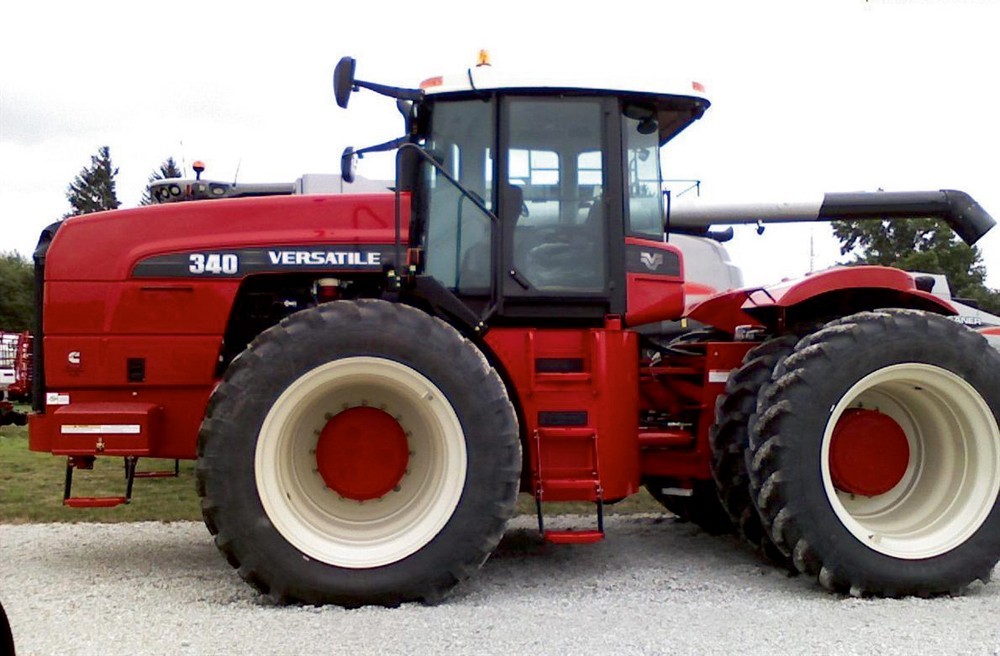 Kanādiešu kompānija ‘Versatile’ laidusi klajā jauno traktora modeli | LA.LV