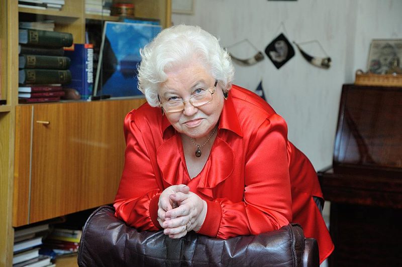 “Sēdēju mašīnā un visu ceļu raudāju” – rakstnieces Monikas Zīles meita ...