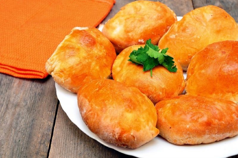 Kārtainās mīklas pīrādziņi no pašu gatavotas mīklas | LA.LV