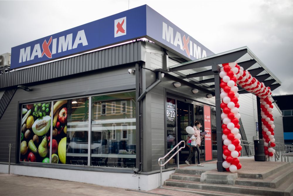 FOTO: Pēc trīs mēnešu rekonstrukcijas durvis ver trīs “Maxima” veikali ...