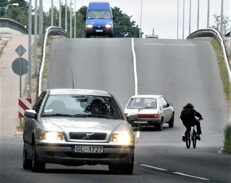 Kā nesabraukt velosipēdistu? 13 pavasara padomi autobraucējiem | LA.LV
