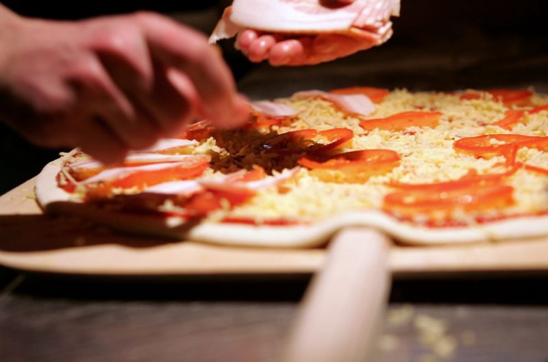 VIDEO. “Slinkā” pica – pusdienas gatavas 15 minūtēs! | LA.LV