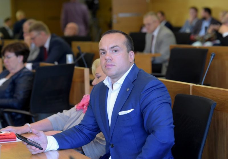 Jūrmalas restorānā tikušies Šlesers un Rīgas domnieks Bergmanis | LA.LV