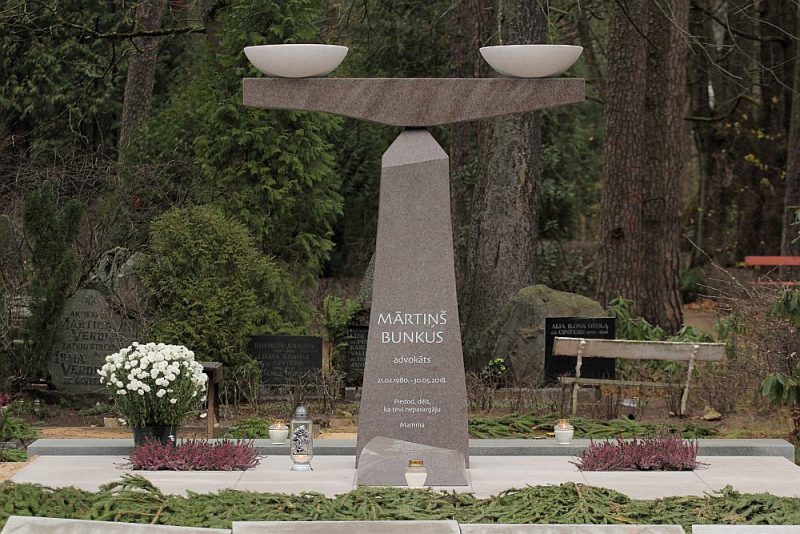 Noslepkavotā Bunkus brālis publicē abu pēdējo sarunu. Pagāja viena ...