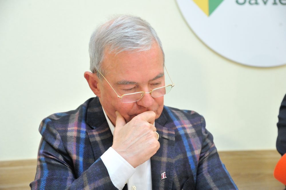 “Viņš būs mazliet kaut ko iešmigojis…” Lembergs noliedz, ka būtu ticies ...