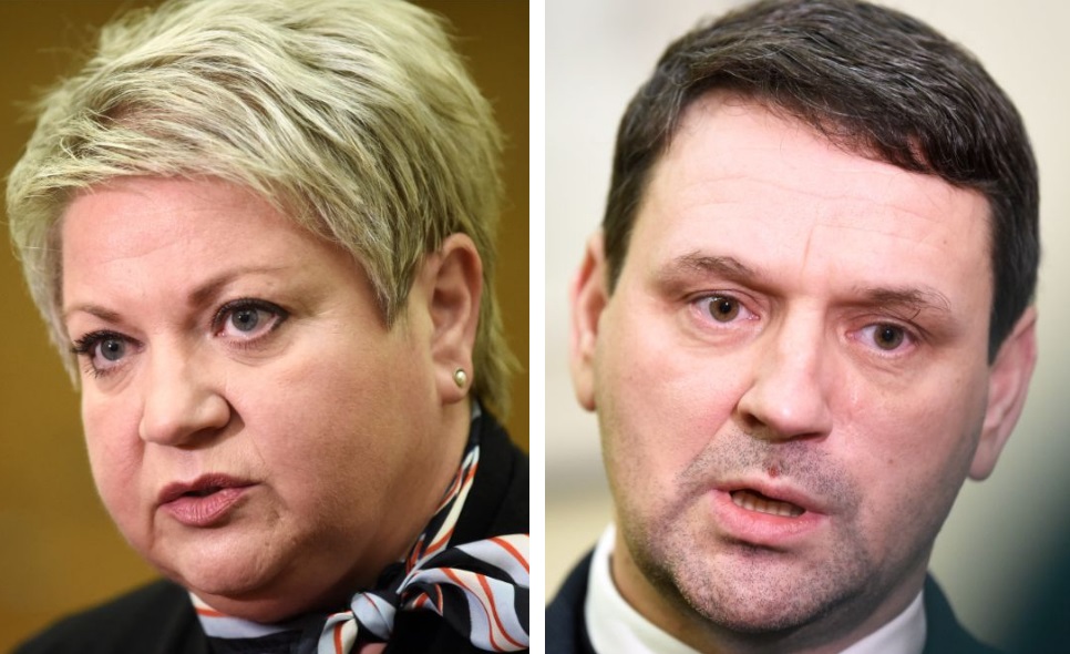 Rīgas domes opozīcija ar dažu “GKR” deputātu atbalstu gāž no amata ...