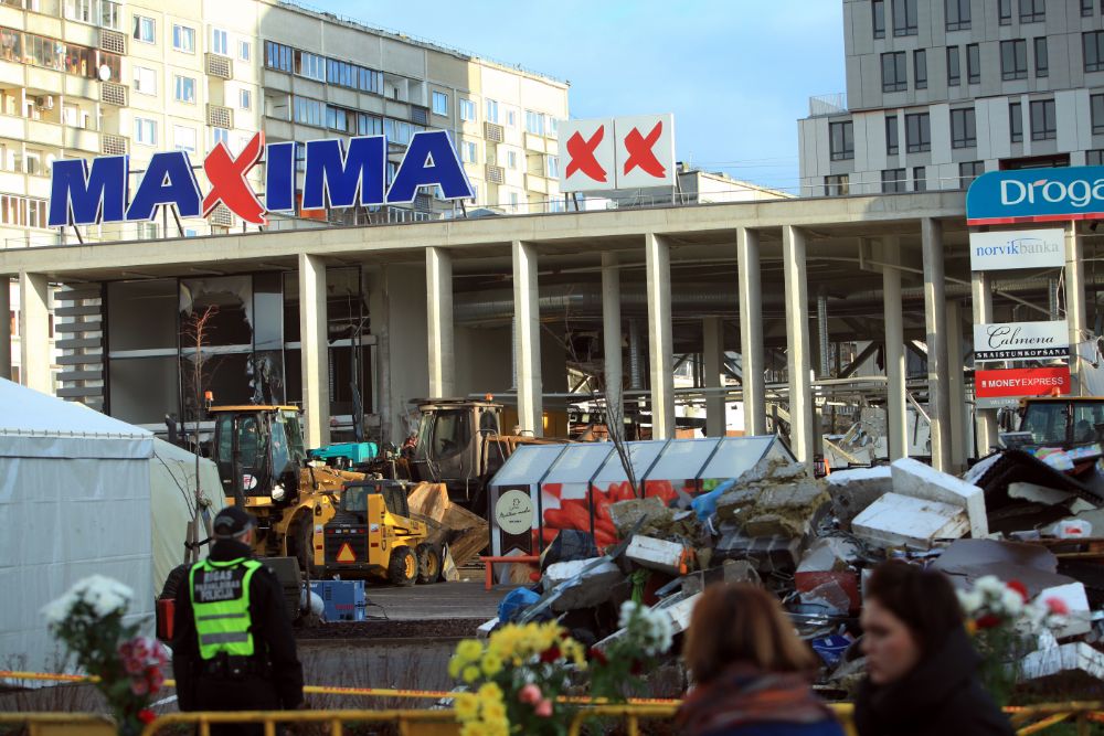 Rīgas apgabaltiesa atliek Zolitūdes traģēdijas krimināllietas ...