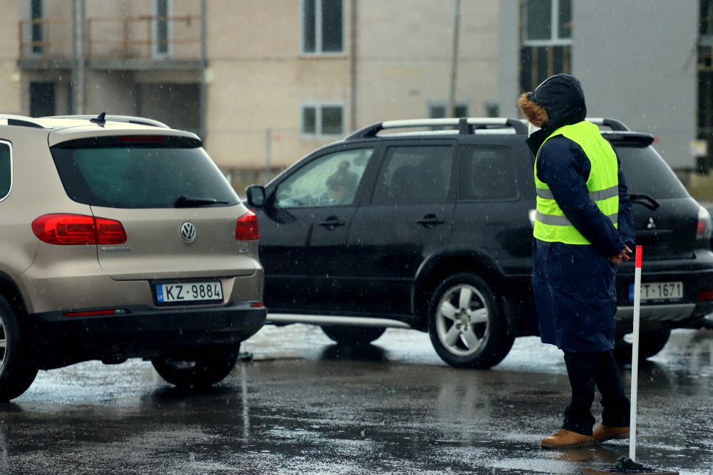 Automašīnu numuru zagšana jaunietim izmaksā cietumsodu | LA.LV