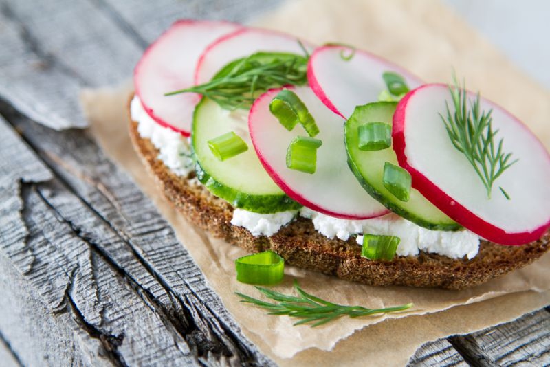 Redīss nav telpaugs. Kā tikt pie kraukšķīgā dārzeņa uz lodžijas vai ...