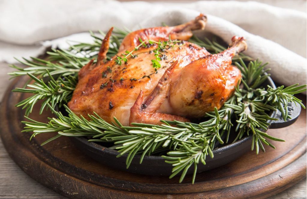 Cepeškrāsnī cepta vistiņa ar kartupeļiem un šampinjoniem: izcila ...