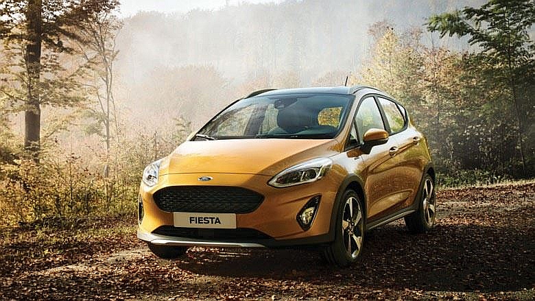 Auto ražotāji un tirgotāji visiem spēkiem ķepurojas no mājsēdes radītā ...