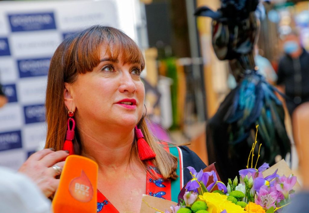 FOTO, VIDEO. Ko Baiba Sipeniece-Gavare darīja lielveikalā nakts laikā ...