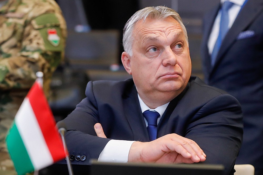 “Viktor, zini kas notiek Mariupolē?” Ungārijas politika raisa ...