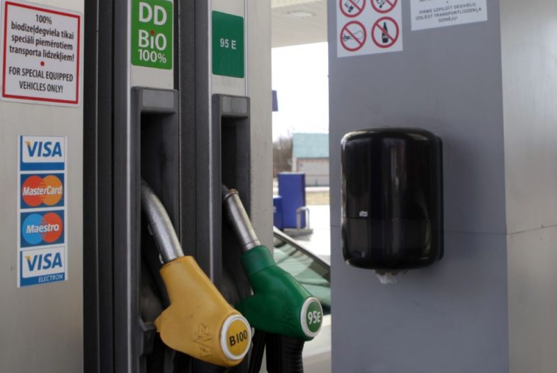 “Kasiere nervozi jautā, kam astotajā?” Klients novērojis satraukumu ...