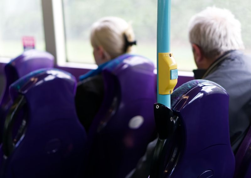 “Pat no Alūksnes autobuss brauc uz Poliju pēc pārtikas.” Eglīts par ...