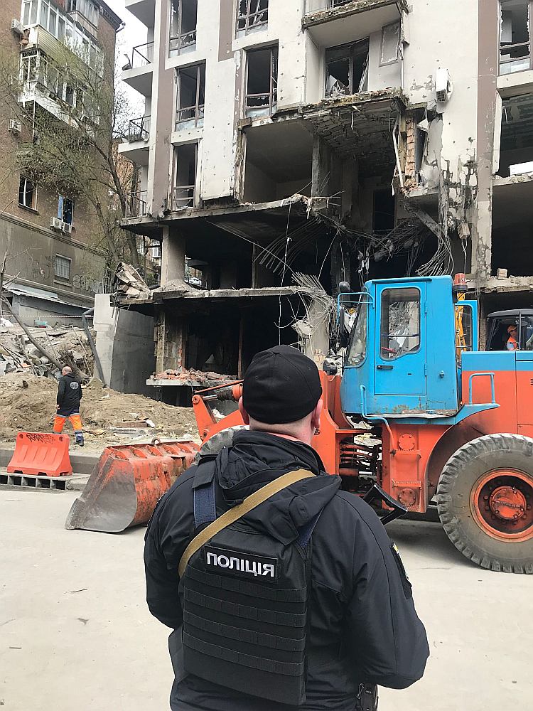 Kijivā apšaudēs sapostīti 200 dzīvojamo namu | LA.LV