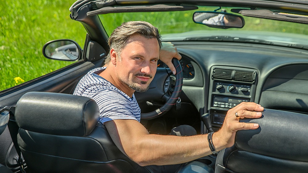 Pāris mēnešus pēc šķiršanās aktieris Andris Bulis atbild uz runām par ...