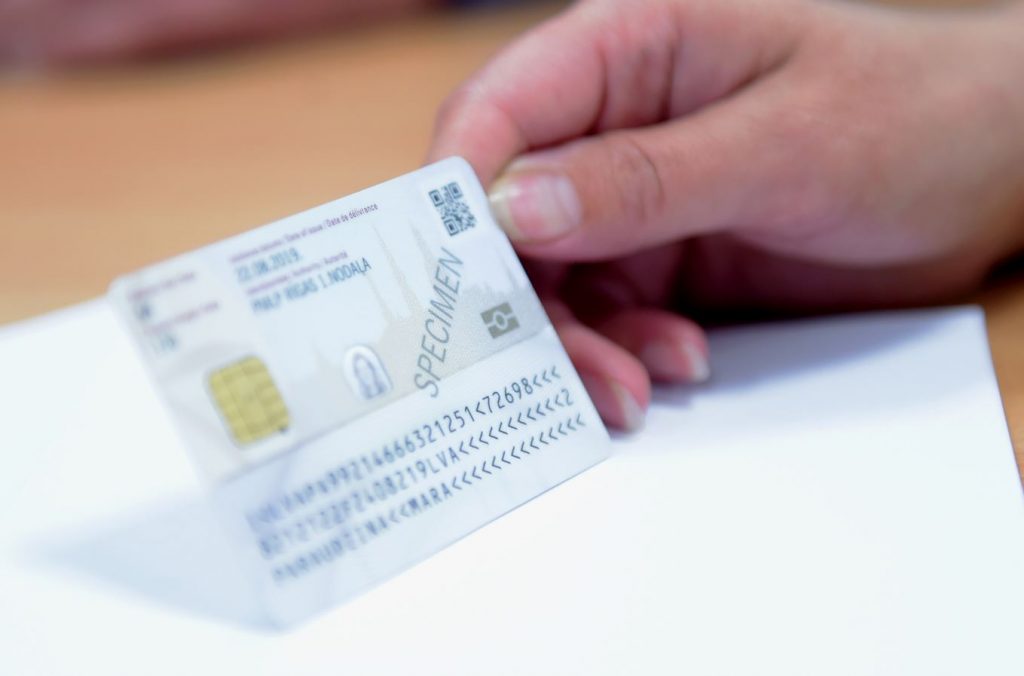 “No 2023.gada obligāti vajadzēs eID kartes? Kādus sodus piemēros, ja ...