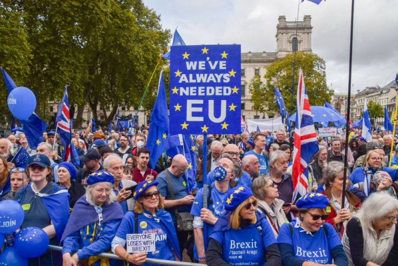 ES pilsoņu uzturēšanās noteikumus britu tiesa atzīst par pretlikumīgiem | LA.LV